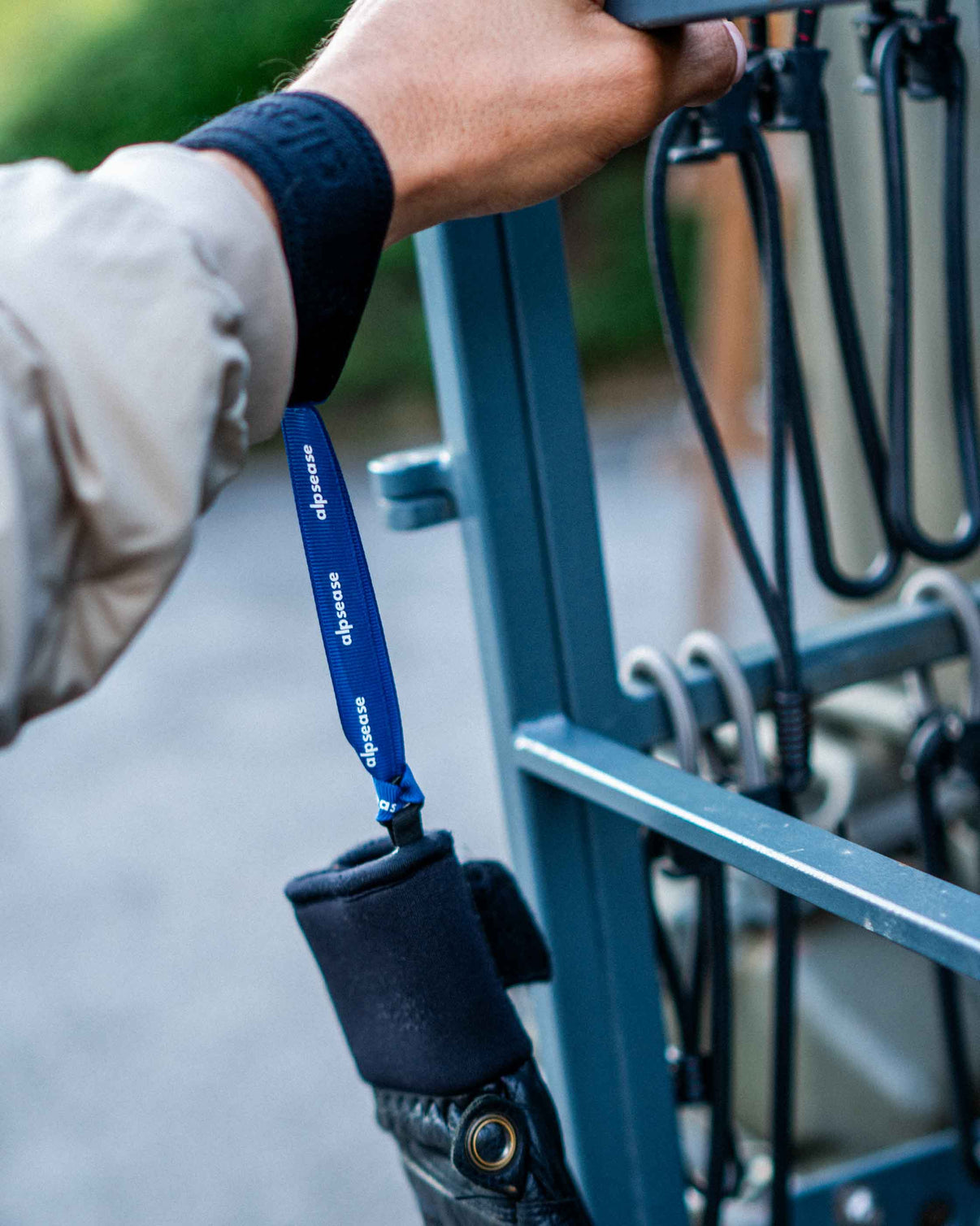 GLOVELINK - Glove Straps – CLIPSTIC